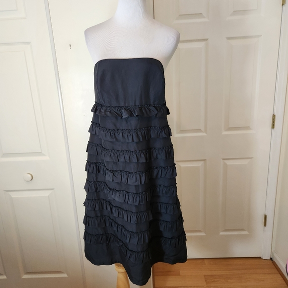 GAP | Dresses | Black Strapless Ruffle Dress | Poshmark